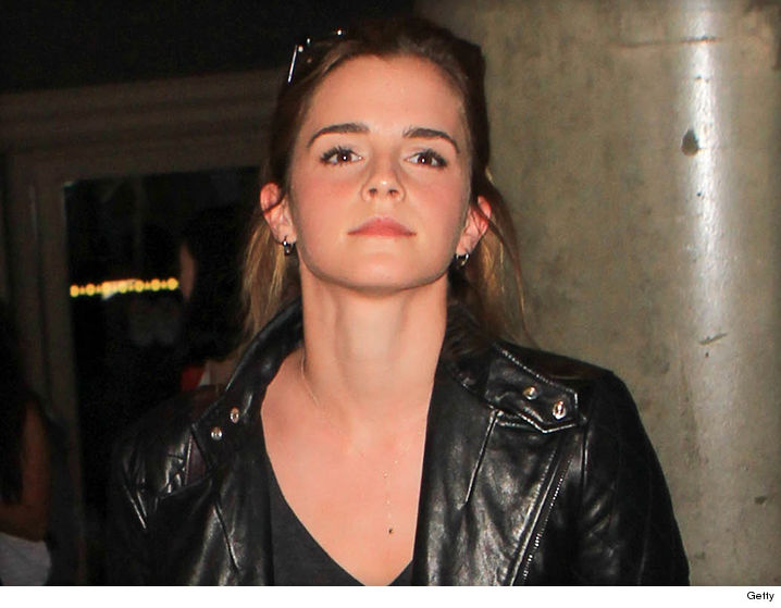 網站放上女神艾瑪華森的露點照，當網友質疑是合成照時，艾瑪就用行動證實了… | TEEPR 亮新聞