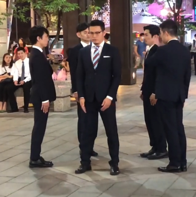 日知名機械舞團現身台北 引退團長「穿西裝親自帶隊」粉絲激動：期待MV！ | TEEPR 亮新聞