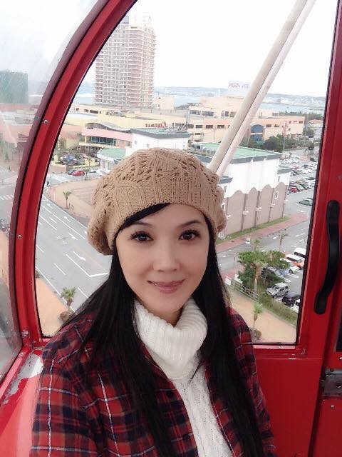 美魔女丁國琳曬27歲嫩照 甜美帶點嬰兒肥驚訝「撞臉歌手IU」！ | TEEPR 亮新聞