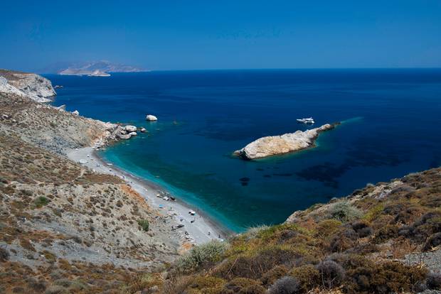 45歲女子「搭橡皮艇」去小島購物…回程意外「被海風吹走」漂流160公里 最後奇蹟生還！ | TEEPR 亮新聞