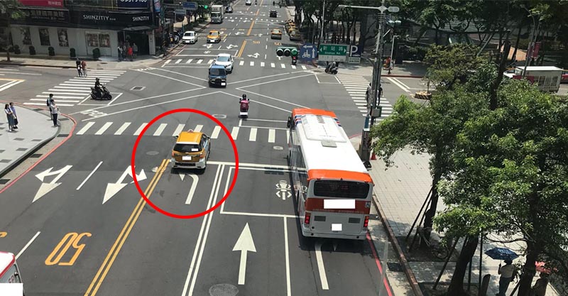 很多開車族不知道！「轉彎車道不能直行」違規最高罰1800 | TEEPR 亮新聞