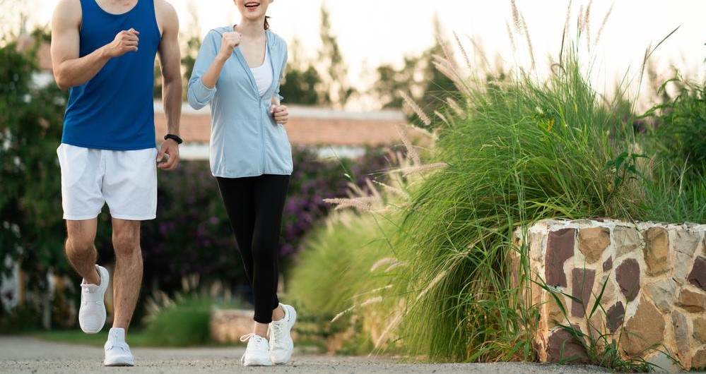 尪去路跑！約女跑友「飯店決鬥」 妻見照崩潰討200萬 | TEEPR 亮新聞