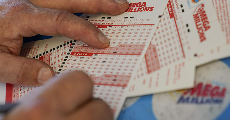 夢到媽媽 他睡醒用「這數字」買樂透竟中5000萬 | TEEPR 亮新聞