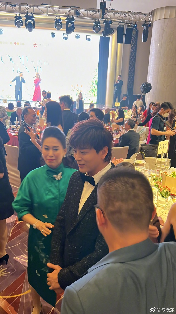 47歲陳曉東真面目曝光！久違現身「體態大膨風」網崩潰：怎麼變這樣 | TEEPR 亮新聞