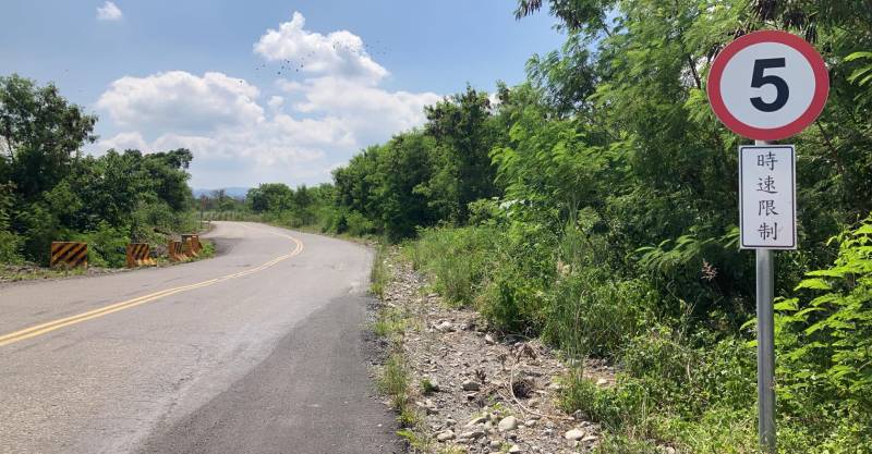 南投小巷「時速不能超過5」 網驚：走路踉蹌就超速 | TEEPR 亮新聞
