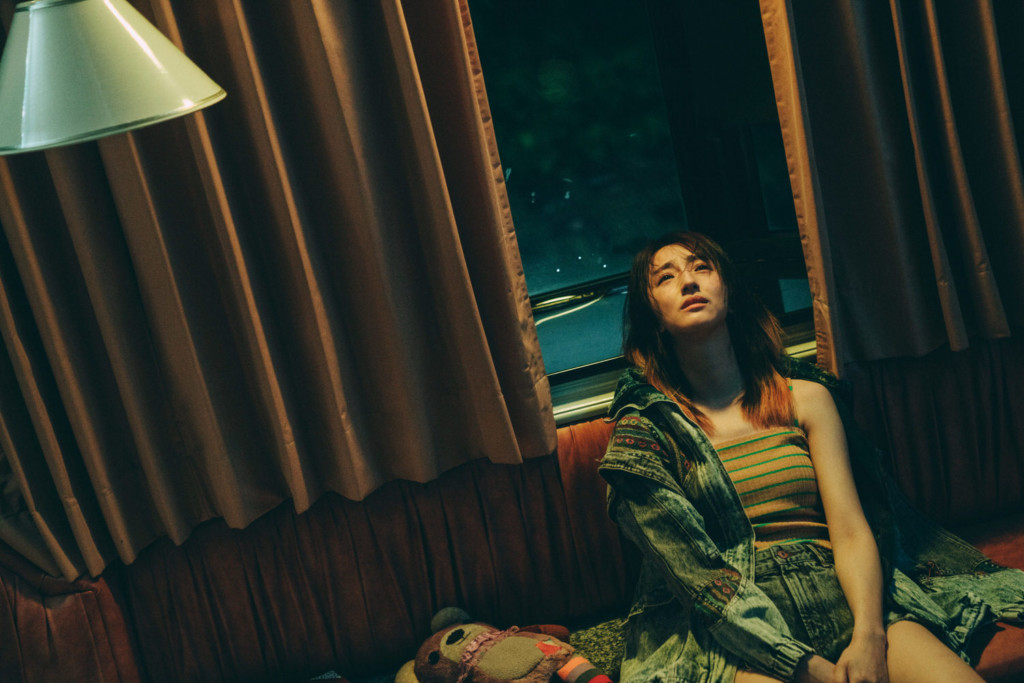 男友躺床突說「沒那麼喜歡，當妳是好朋友」 她提分手卻被拒：什麼意思？ | TEEPR 亮新聞