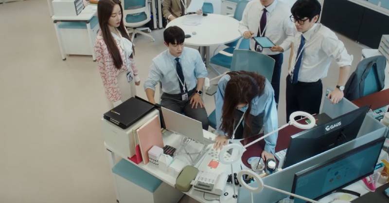 27歲女「每天放屁數十次」 肚子痛就醫檢查驚：大腸癌第3期 | TEEPR 亮新聞