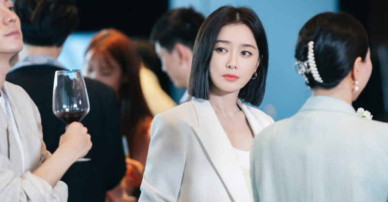 44歲大咖女星驚傳懷孕！低調現身醫院被拍下 遭爆「熱戀小10歲鮮肉」工作室回應了 | TEEPR 亮新聞