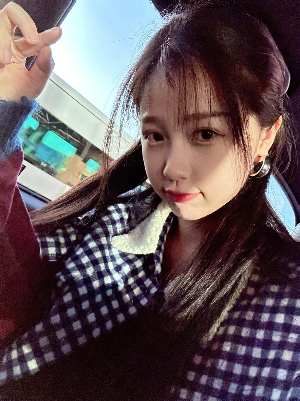 戲劇女神「出國1動作挨轟」本人急澄清 網一看愣：自導自演？ | TEEPR 亮新聞