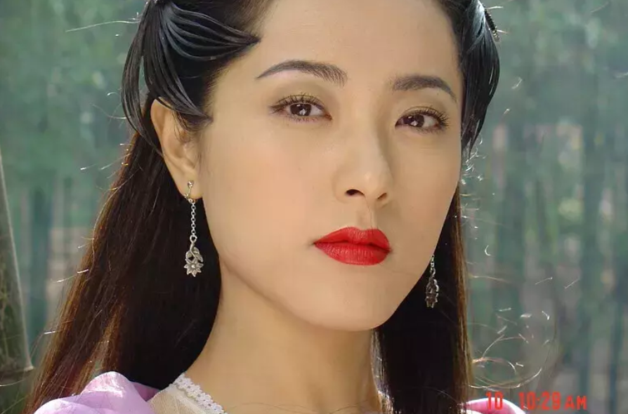 「最美校花」47歲真實狀況曝！網看凍齡正臉近照暴動：今晚睡不著了 | beanfun!