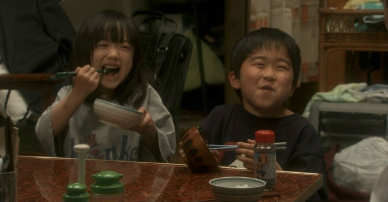 朋友帶2孩吃合菜「堅持大人AA就好」 他覺得被占便宜「應該按人頭收費」：大家都怎麼算錢？ | TEEPR 亮新聞