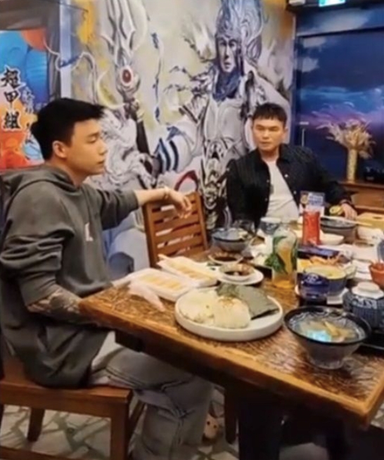 Toyz被打「早有暗示」？網看直播這幕驚「超哥警告過他了」 | TEEPR 亮新聞