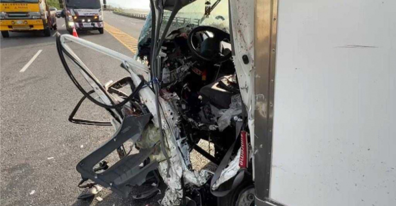 真相逆轉！台東「重機逆向飆180」撞貨車慘死…行車記錄器「當時畫面」曝光 | TEEPR 亮新聞