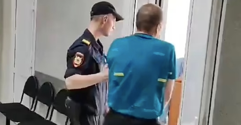 不捨兒子每天要照顧84歲岳母 54歲男「將她從5樓推下」 | TEEPR 亮新聞