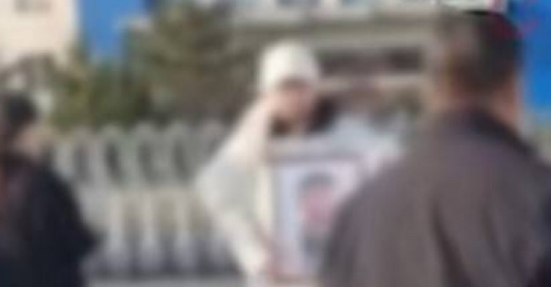 39歲男「8天加班41小時」猝逝！ 家屬捧遺照痛哭：才剛入職 公司冷回1句掀眾怒 | TEEPR 亮新聞