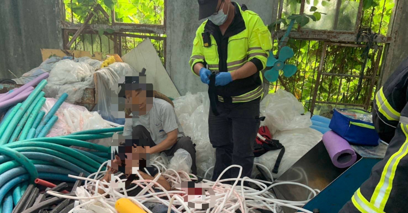 淡水28歲工人「摔入攪拌機」 左腳慘遭攪爛 | TEEPR 亮新聞