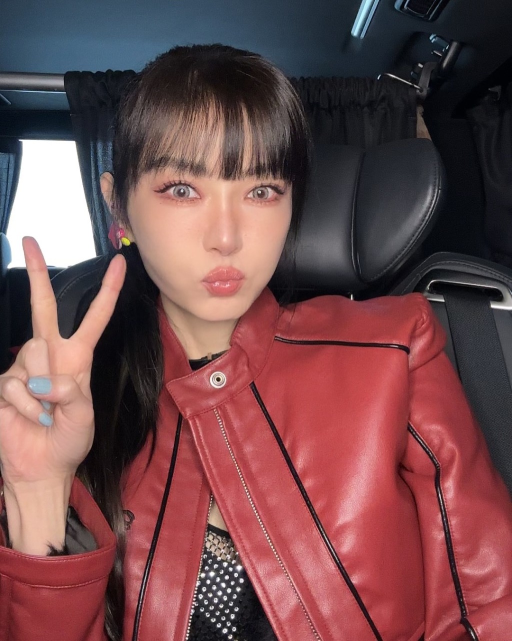 謝金燕「28歲兒」長相曝光！外型激似1天菜男星 親哥也認證了 | TEEPR 亮新聞