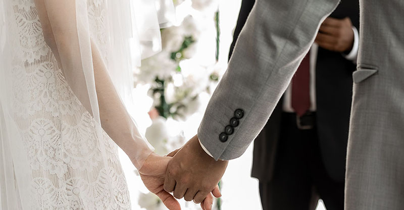 22歲新郎花50萬娶21歲嫩妻 頭紗一掀竟是「45歲岳母」 | TEEPR 亮新聞