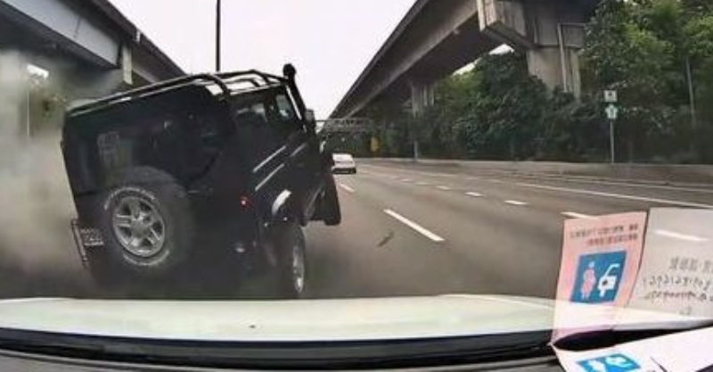 國1死亡車禍！豪華休旅連跨4車道「貼護欄開百米」 駕駛疑疾病發作猝死 | TEEPR 亮新聞