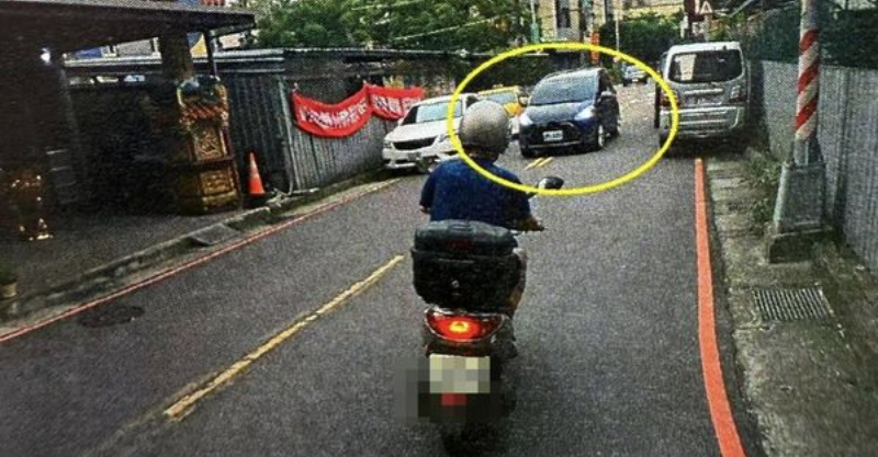 為閃路邊違停！他跨雙黃線「遭罰900」 警方回應了 | TEEPR 亮新聞