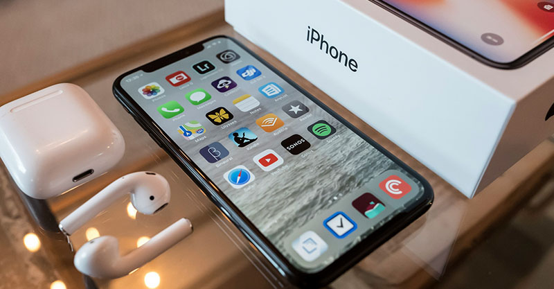 調查發現「大學生偏愛iPhone」 拒拿安卓：除非每個月賠我1千 | TEEPR 亮新聞