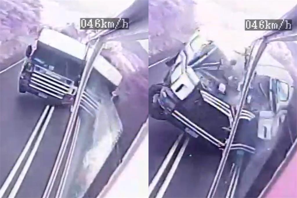 國光客運內部畫面曝！「血流向後方」 乘客叫不醒死者 | TEEPR 亮新聞