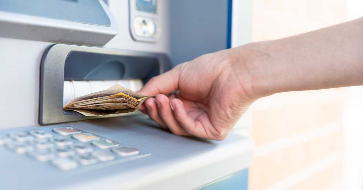 有錢也沒得領！8大銀行宣布「ATM新規」 新制上路時間曝 | TEEPR 亮新聞