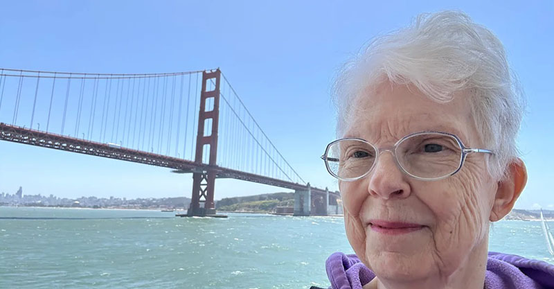 77歲女教師退休後花光積蓄！「住郵輪15年」環遊世界現況曝光 | TEEPR 亮新聞