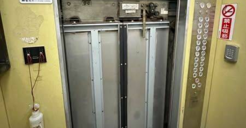 颱風夜和女鄰居「困電梯40分鐘」 他出來衣服全濕 | TEEPR 亮新聞