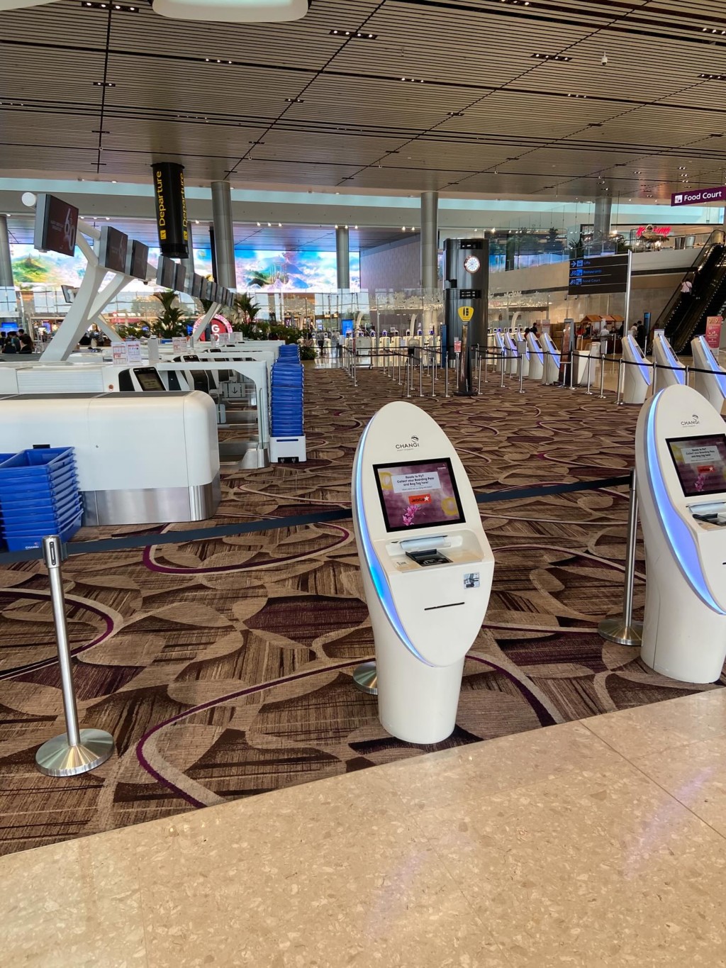 出國前到機場驚見「航空公司倒了」 公告資遣500員工 | TEEPR 亮新聞