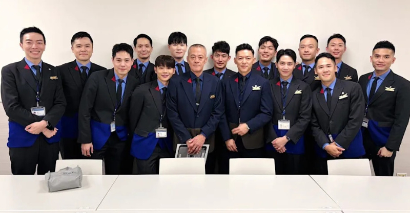 近90年首次！華航首現「全男性空服員」航班 網驚呼：夢幻男團 | TEEPR 亮新聞
